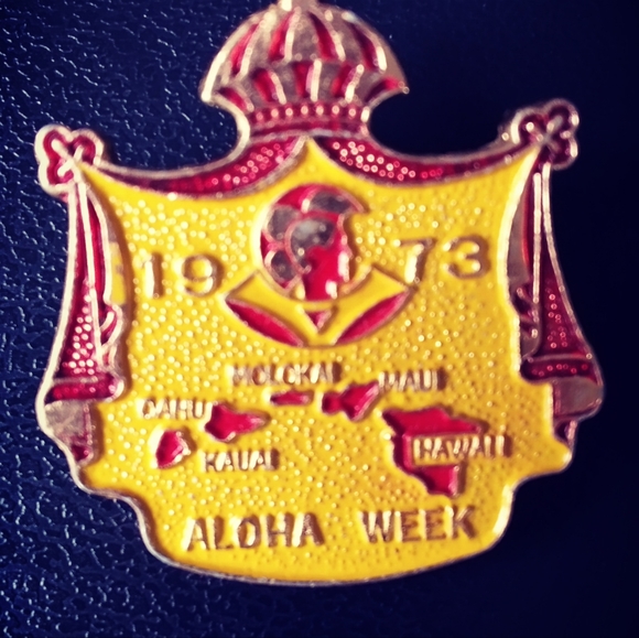 Accessories | Vintage 1973 Aloha Week Pin | Poshmark